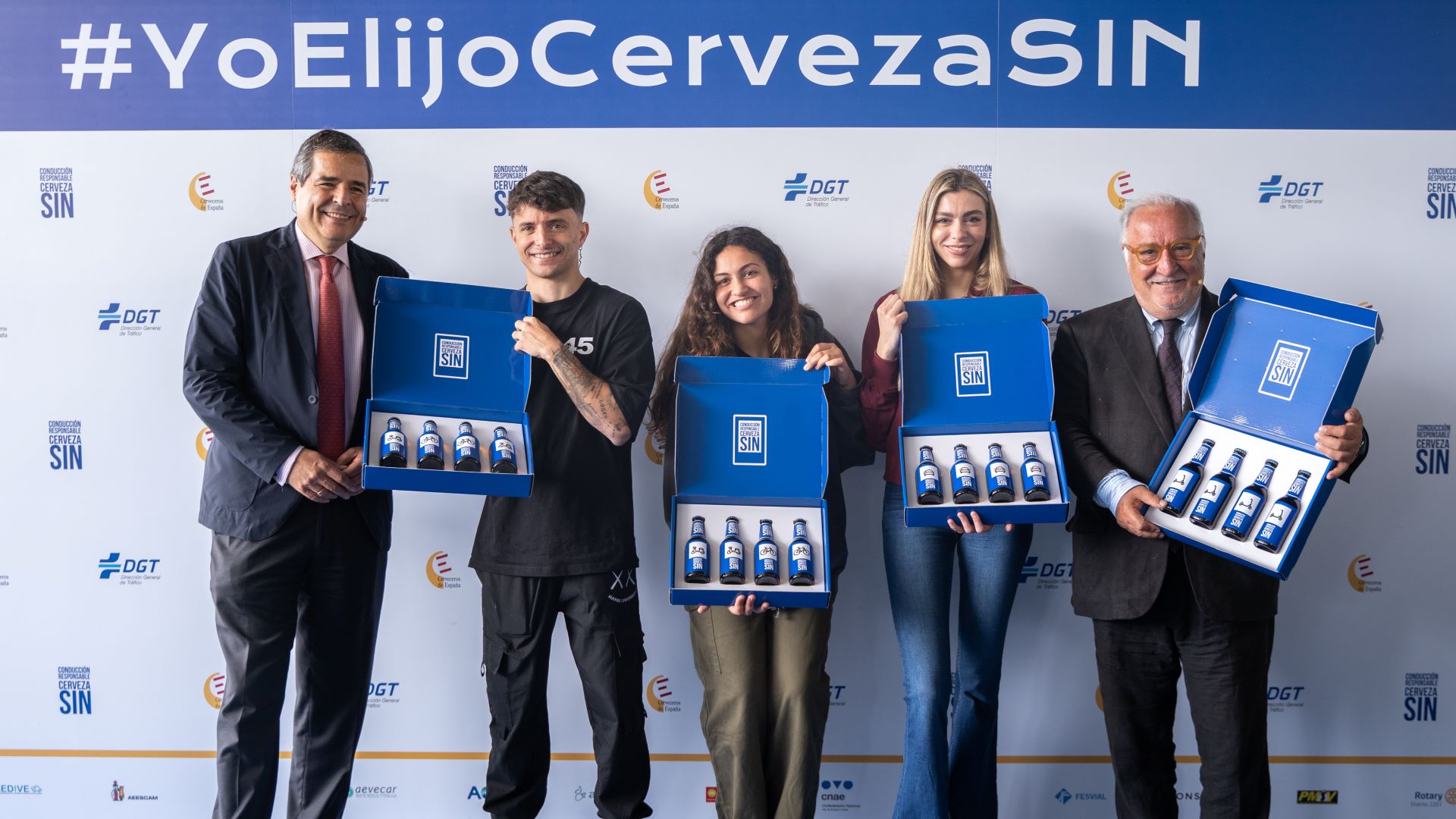Atento a la nueva campaña de la DGT: 'Conducción Responsable, Cerveza ...
